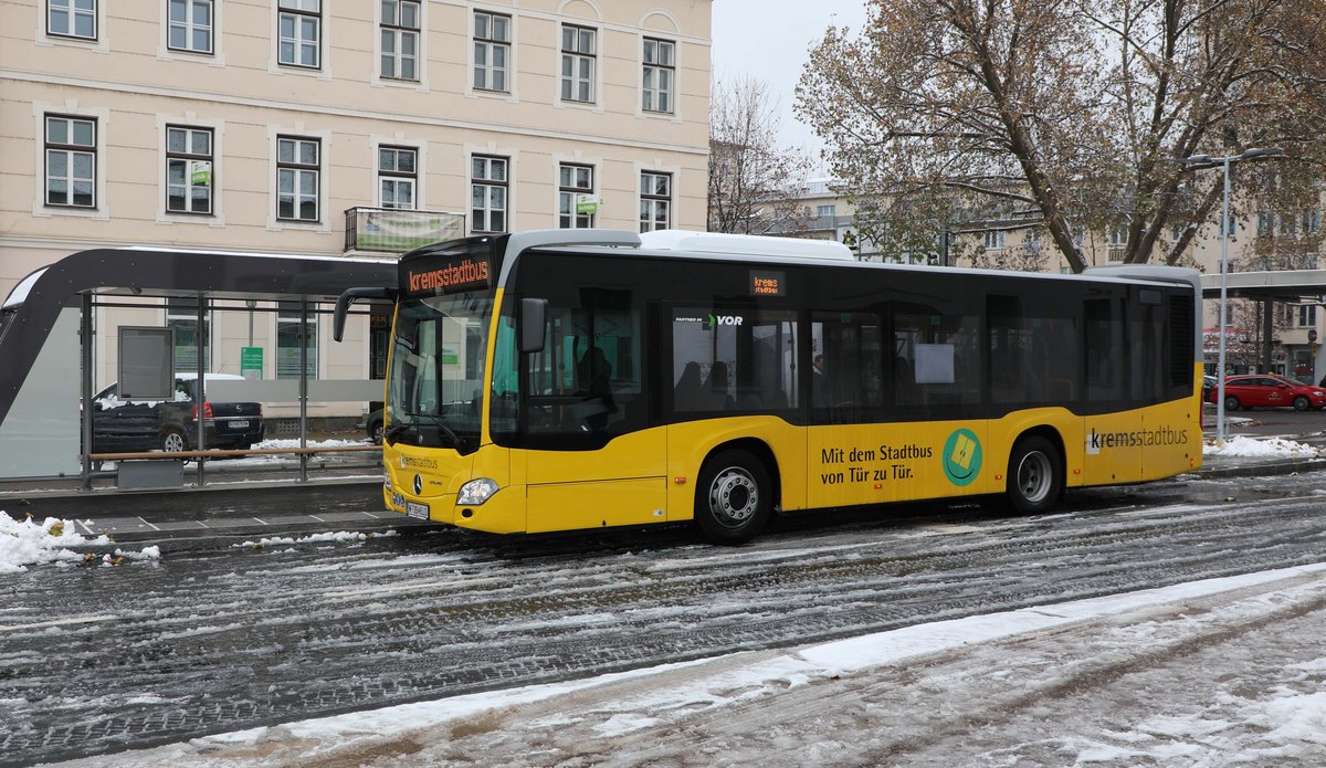 Bitte einsteigen: Der neue Stadtbus rollt an